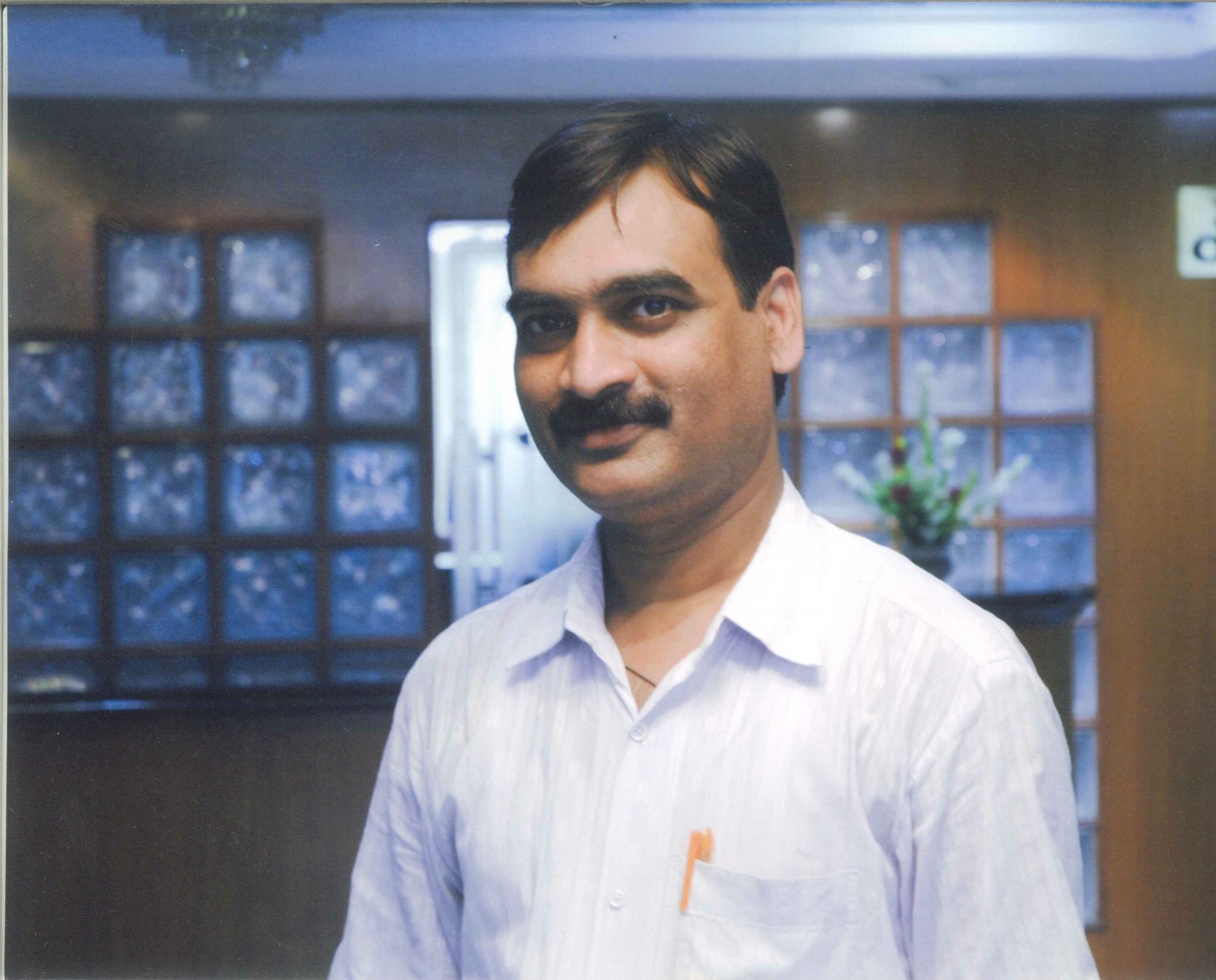 रवीन्द्र प्रभात का जीवन परिचय | Ravindra Prabhat (Novelist) Biography ...