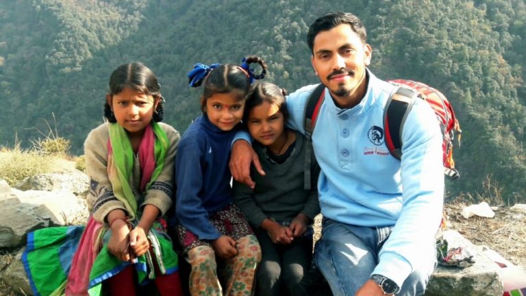 आशीष डंगवाल का जीवन परिचय | Ashish Dangwal Biography in Hindi